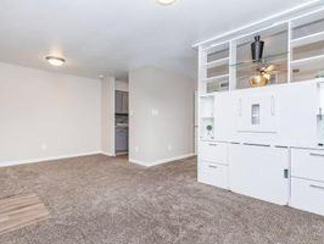 Falls of Maplewood Apartments 1 Bedroom Apartment for Rent at 9600 Glenfield Ct, Houston, TX 77096 Meyerland Area