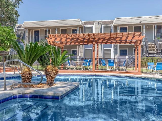 Falls of Maplewood Apartments 1 Bedroom Apartment for Rent at 9600 Glenfield Ct, Houston, TX 77096 Meyerland Area