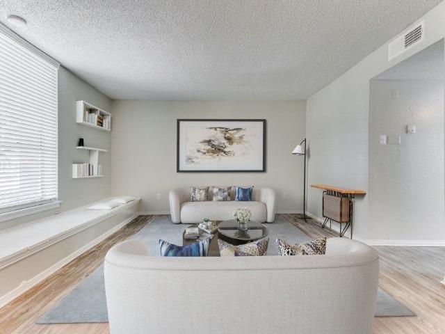 Falls on Clearwood Apartments 2 Bedroom Apartment for Rent at 613 Clearwood Dr, Richardson, TX 75081