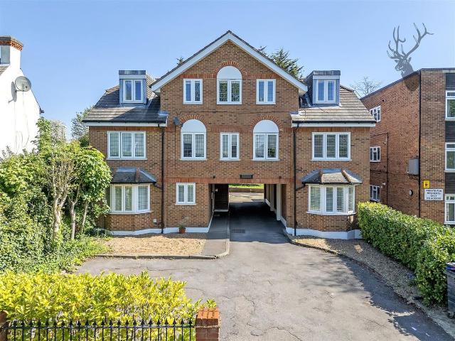 Falmouth Avenue, London E4, 2 bed flat to rent, £2,100 pcm | PrimeLocation