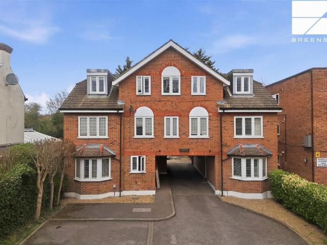 Falmouth Avenue, London E4, 2 bed flat to rent, £2,100 pcm | PrimeLocation
