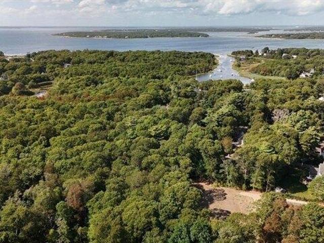 Falmouth MA 02540 104687715