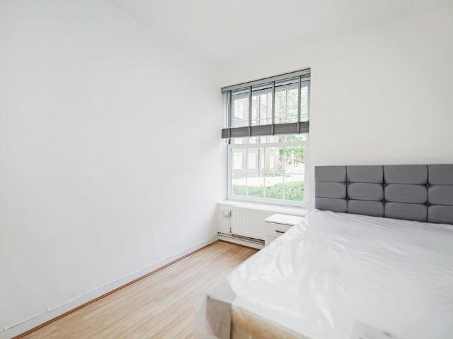 Falmouth Road, London SE1 3 bed ground floor flat to rent £2,899 pcm £669 pw