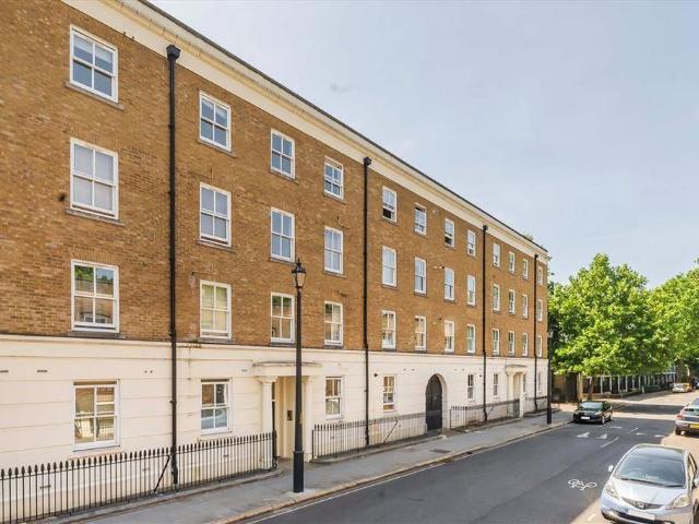 Falmouth Road, London SE1 2 bed flat to rent £2,900 pcm £669 pw