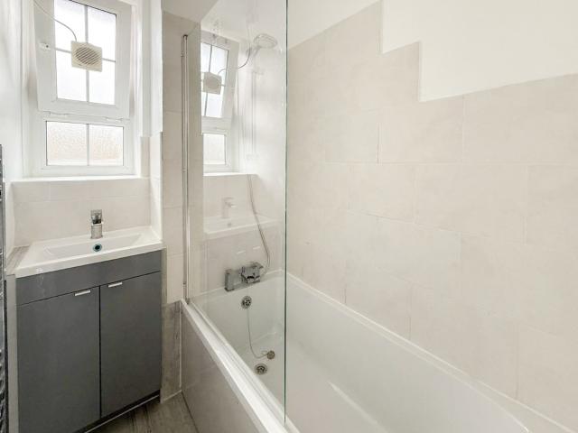 Falmouth Road, London, SE1