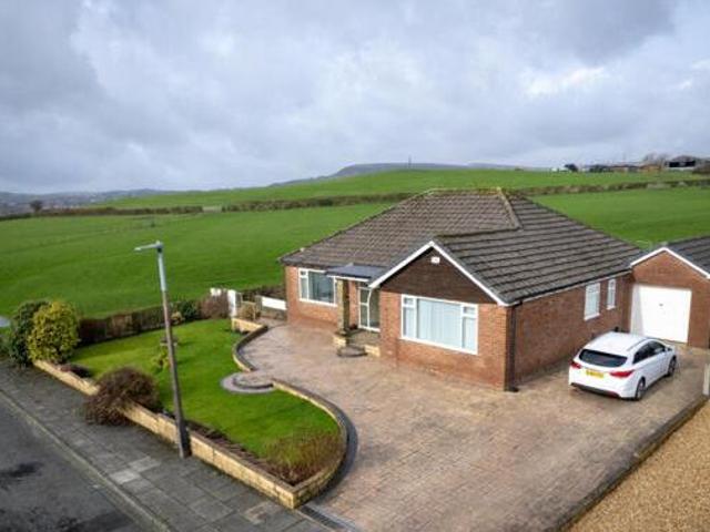 Falshaw Drive, Bury, 3 Bedroom Bungalow