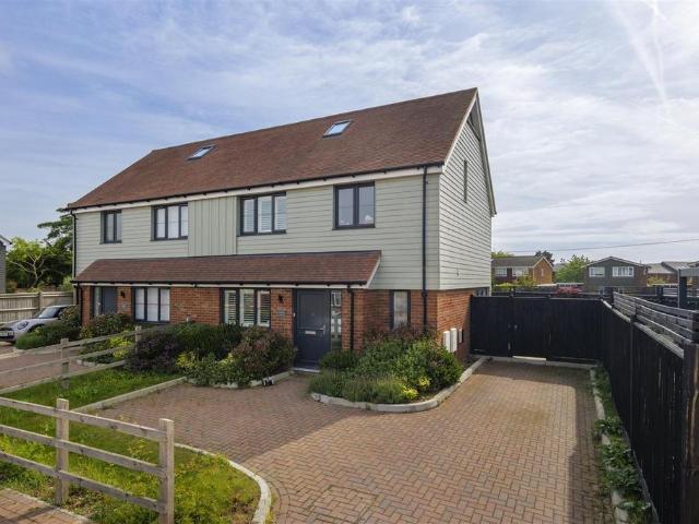 Falstaff House, Shallock Road. 3 bed semi detached house to rent £2,250 pcm £519 pw