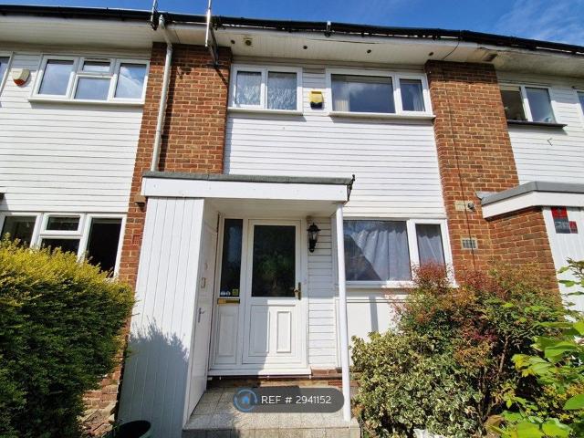 Farthings Close, Pinner HA5, 2 bed terraced house to rent, £1,900 pcm | PrimeLocation