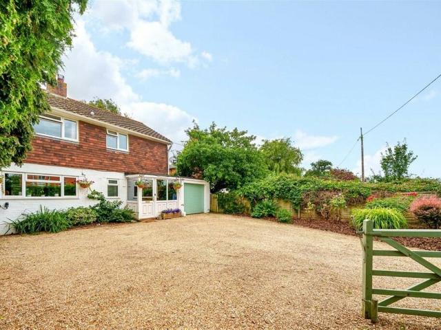 Farthings, Alfold Bars, Loxwood, Billingshurst, West Sussex RH14, 3 bed detached house to rent, £2,250 pcm | PrimeLocation