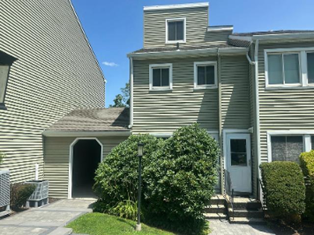 Farview Aveneue, Unit A 18, Danbury, Ct 06810