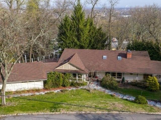 Farview Rd, Millburn, Home For Sale