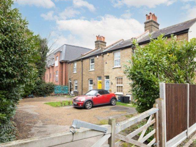 Farwig Lane, Bromley BR1, 2 bed terraced house to rent, £1,850 pcm | PrimeLocation