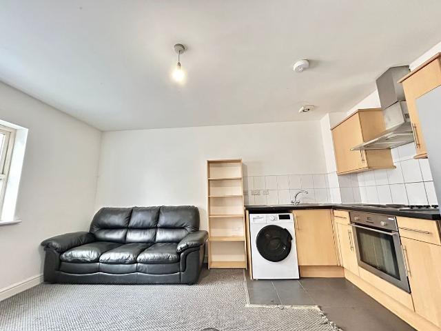 Far Gosford Street, Coventry CV1, 3 bed flat to rent, £1,150 pcm | PrimeLocation