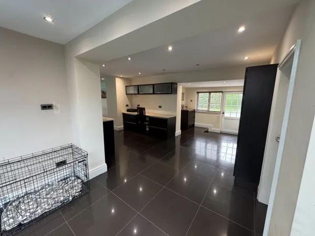 Far Moss Road, Liverpool, L23 8TQ