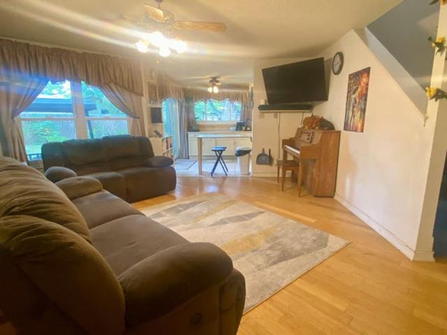 Far West Side Butterfly Home – Quiet, Shared, Livi