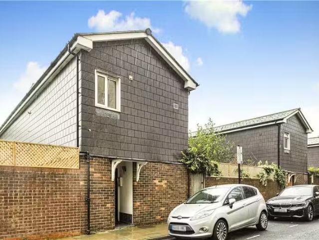 Faraday Close, London, N7 8BH