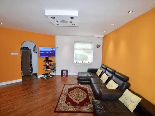 Faraday Drive, Shenley Lodge, MK5