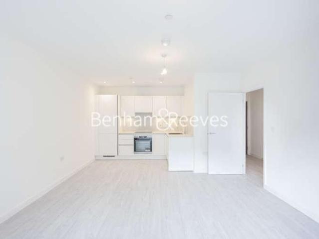 Farine Avenue, Hayes, UB3