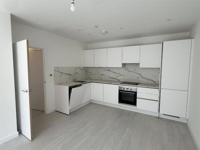Farine Avenue, Hayes UB3, 1 bed flat to rent, £1,800 pcm | PrimeLocation