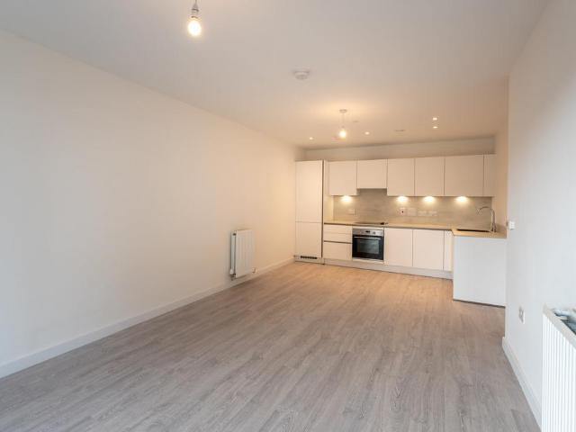 Farine Avenue, Hayes UB3 2 bed flat to rent £1,950 pcm £450 pw