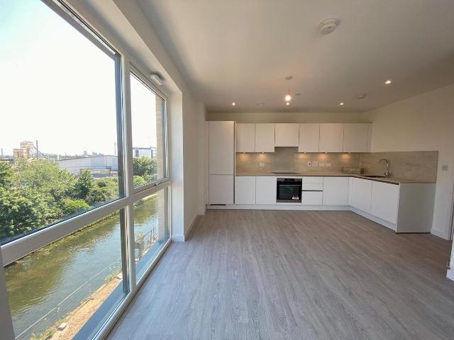 Farine Avenue, Hayes UB3, 3 bed flat to rent, £2,500 pcm | PrimeLocation