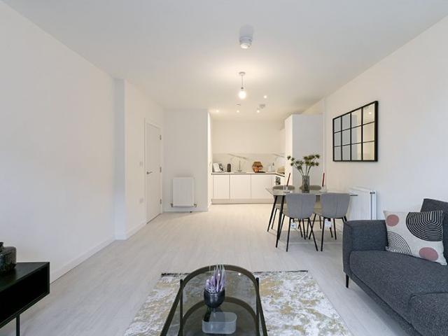 Farine Avenue, Hayes