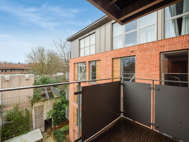 Farington House, Beaufort Square, London NW9, 4 bed flat to rent, £4,500 pcm | PrimeLocation