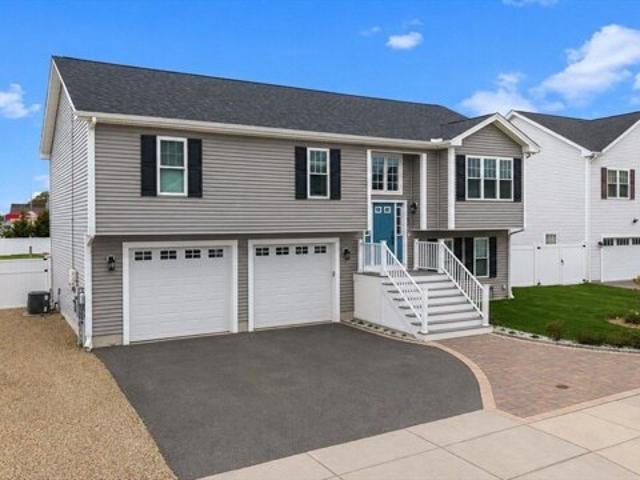 Farland Cir, New Bedford, Home For Sale
