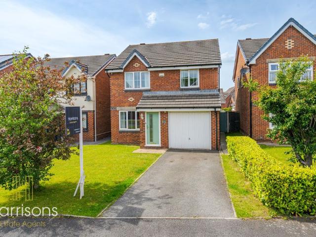 Farleigh Close, Westhoughton, Bolton. BL5, 4 bed detached house to rent, £1,400 pcm | PrimeLocation