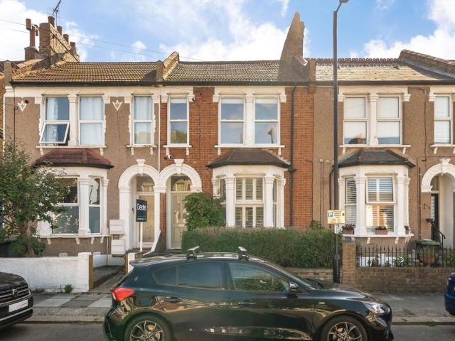 Farley Road, London SE6 2 bed flat to rent £2,250 pcm £519 pw