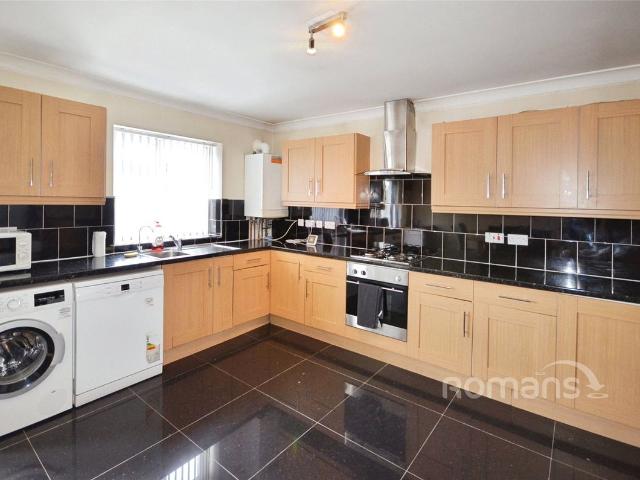 Farm Crescent, Slough SL2, 3 bed property to rent, £2,050 pcm | PrimeLocation