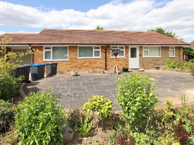 Farm Drive, Shirley CR0, 3 bed detached house to rent, £2,500 pcm | PrimeLocation