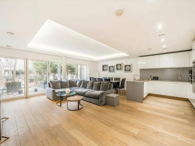 Farm Lane London SW6 2 bed duplex to rent £4,750 pcm £1,096 pw