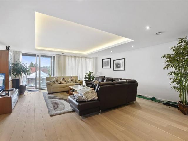 Farm Lane, London 3 bed flat to rent £5,750 pcm £1,327 pw