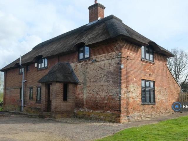 Farm Lane, Norwich, NR13 4 bed detached house to rent £1,900 pcm £438 pw