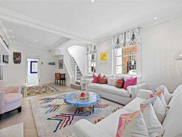 Farm Place, Kensington, London, W8 4 bed end of terrace house to rent £14,000 pcm £3,231 pw