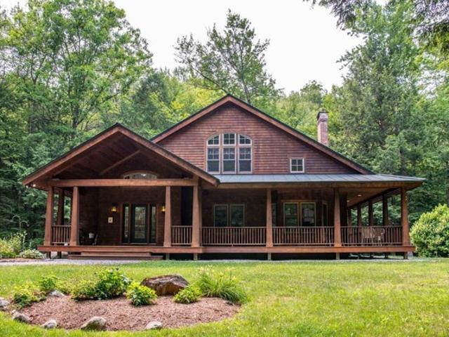 Farm Ridge Rd, Ludlow, Home For Sale