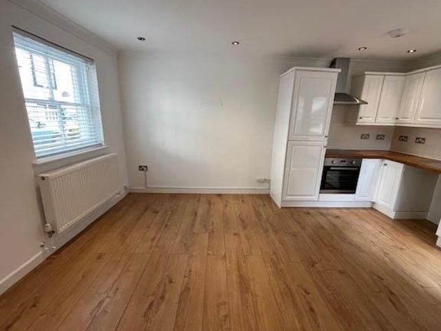 Farm Road, Hove BN3, 1 bedroom detached house to rent 69877439 | PrimeLocation