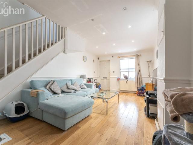 Farm Road, Hove, East Sussex BN3, 2 bed end terrace house to rent, £1,700 pcm | PrimeLocation