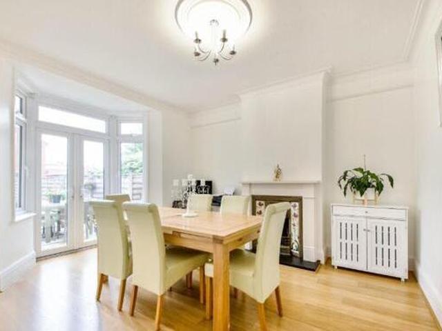 Farm Road, London, 3 Bedroom End