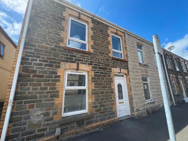 Farm Road, Neath SA11, 2 bed terraced house to rent, £775 pcm | PrimeLocation