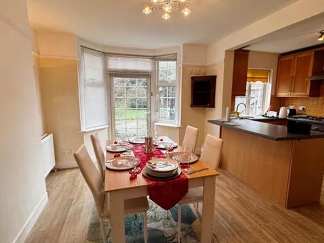 Farm Road, The Hale, London, HA8 9LT, United Kingdom | 3 bed duplex for rent #138147495 | Rentberry