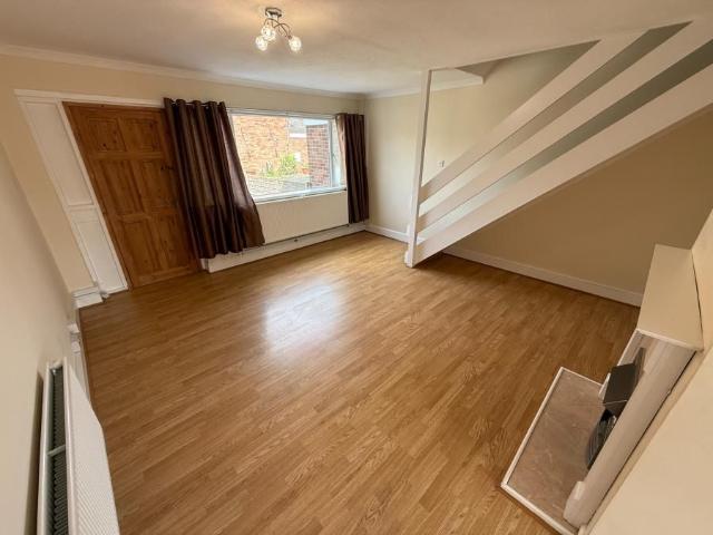 Farm Side, Newhall, DE11