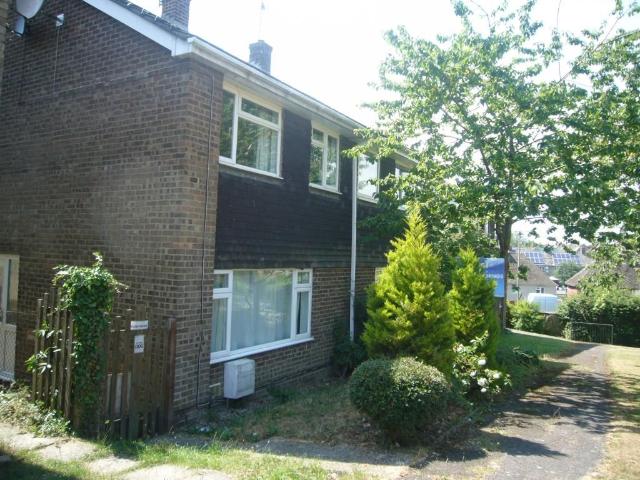 Farmers Close, Witney, Oxfordshire OX28, 3 bed semi detached house to rent, £1,450 pcm | PrimeLocation