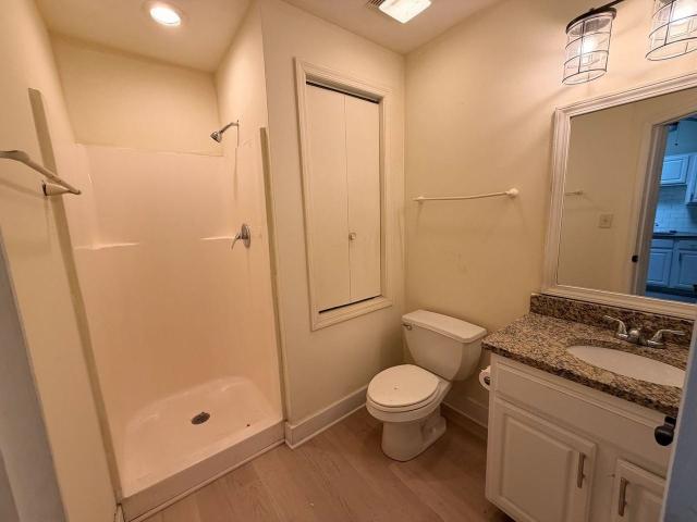 Farmer's Exchange Athens 4 Bedroom Apartment for Rent at 580 E Broad St, Athens, GA 30601