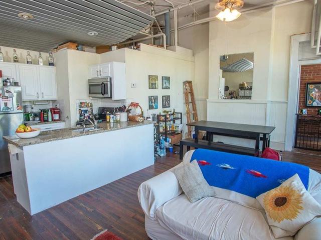 Farmer's Exchange Athens 4 Bedroom Apartment for Rent at 580 E Broad St, Athens, GA 30601
