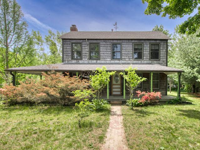 Farmhouse with garden