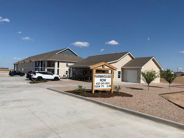 FARMHOUSE ROW 2 Bedroom Apartment for Rent at 14805 Fm 400, Slaton, TX 79364
