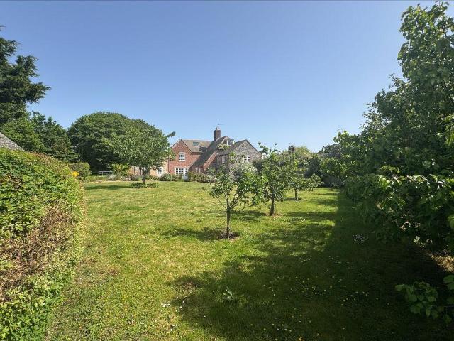 Farmhouse, Worgret Road, Wareham 5 bed cottage to rent £2,995 pcm £691 pw