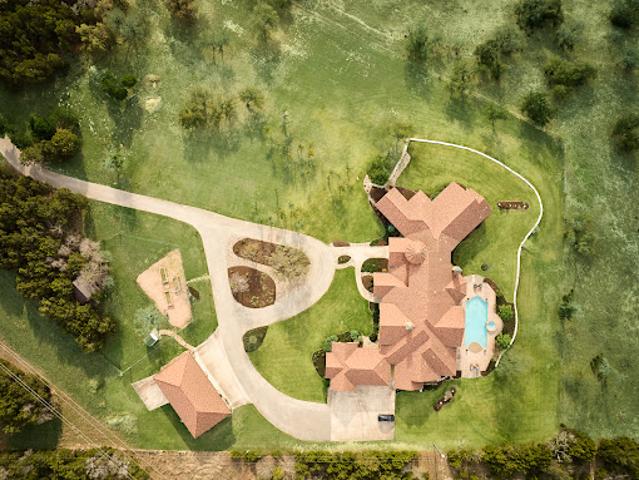 Farmhouse with garden and pool